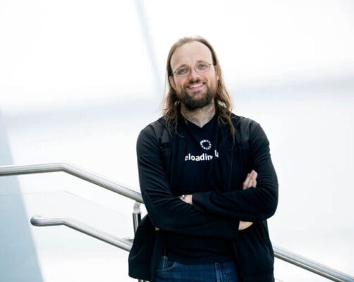 Saurik 準備解決yalu越獄工具7天重新簽證問題 - 瘋先生