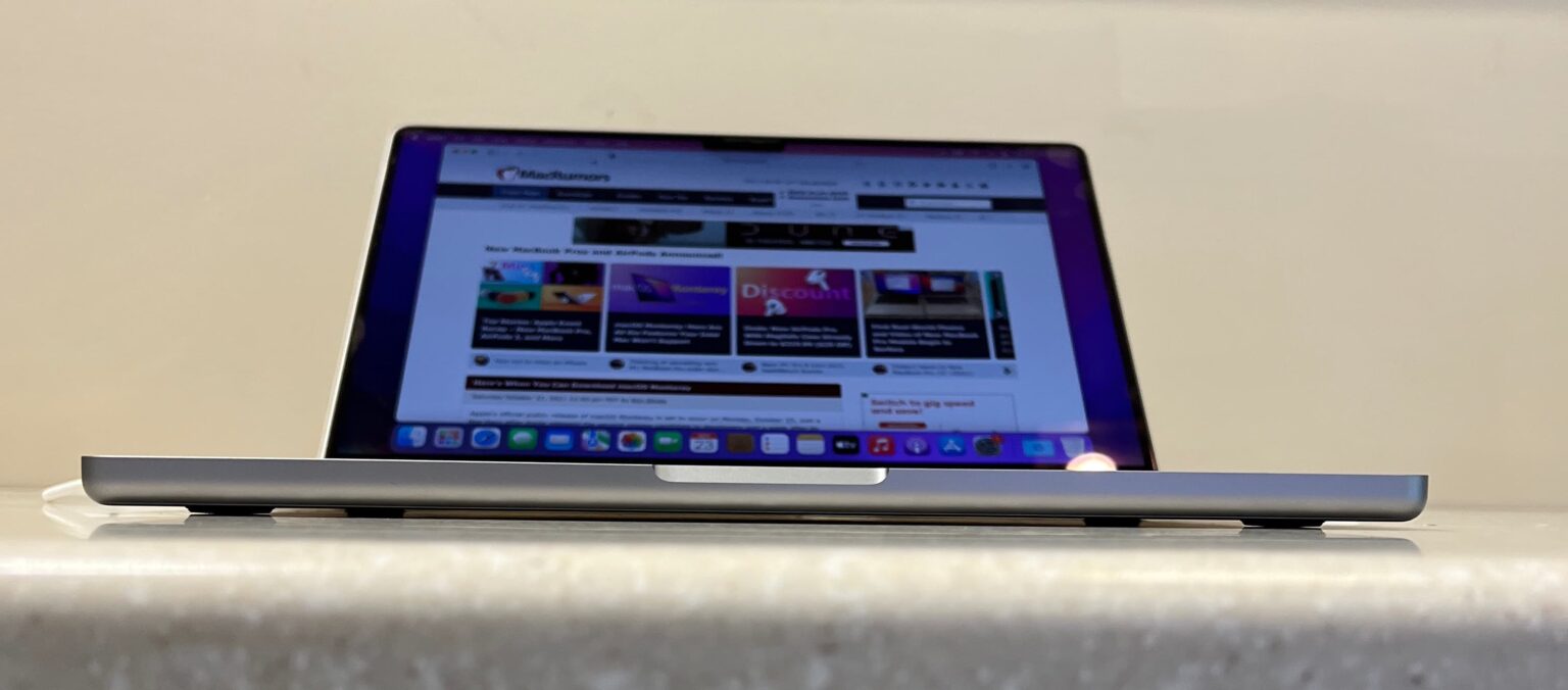 蘋果 2021 款 MacBook Pro 開箱影片和外觀實機近距離搶先看 - 瘋先生