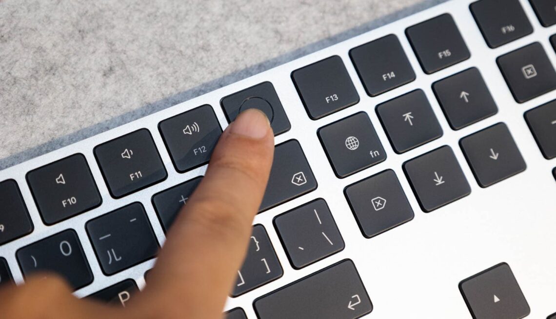 Magic Keyboard Touch ID 巧控鍵盤開箱，指紋辨識能用在哪？ - 瘋先生