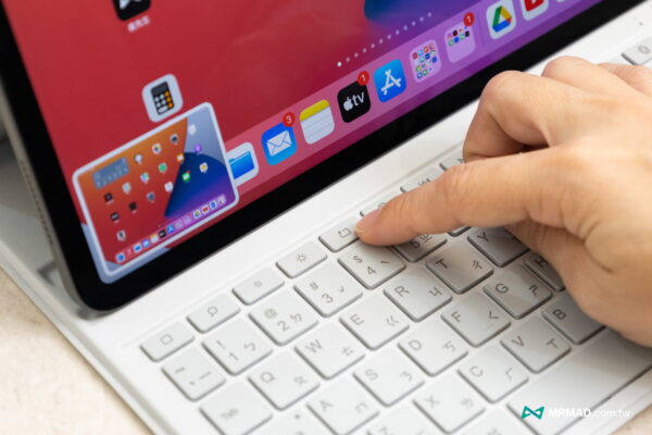 高CP值eiP iPad藍牙鍵盤哪款好用？iPad輕巧鍵盤 vs 懸浮巧控鍵盤比較 - 瘋先生